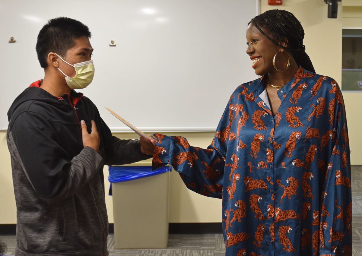 How to Apply: http://humanresources.illinois.edu/job-seekers/how-to-apply/index.html