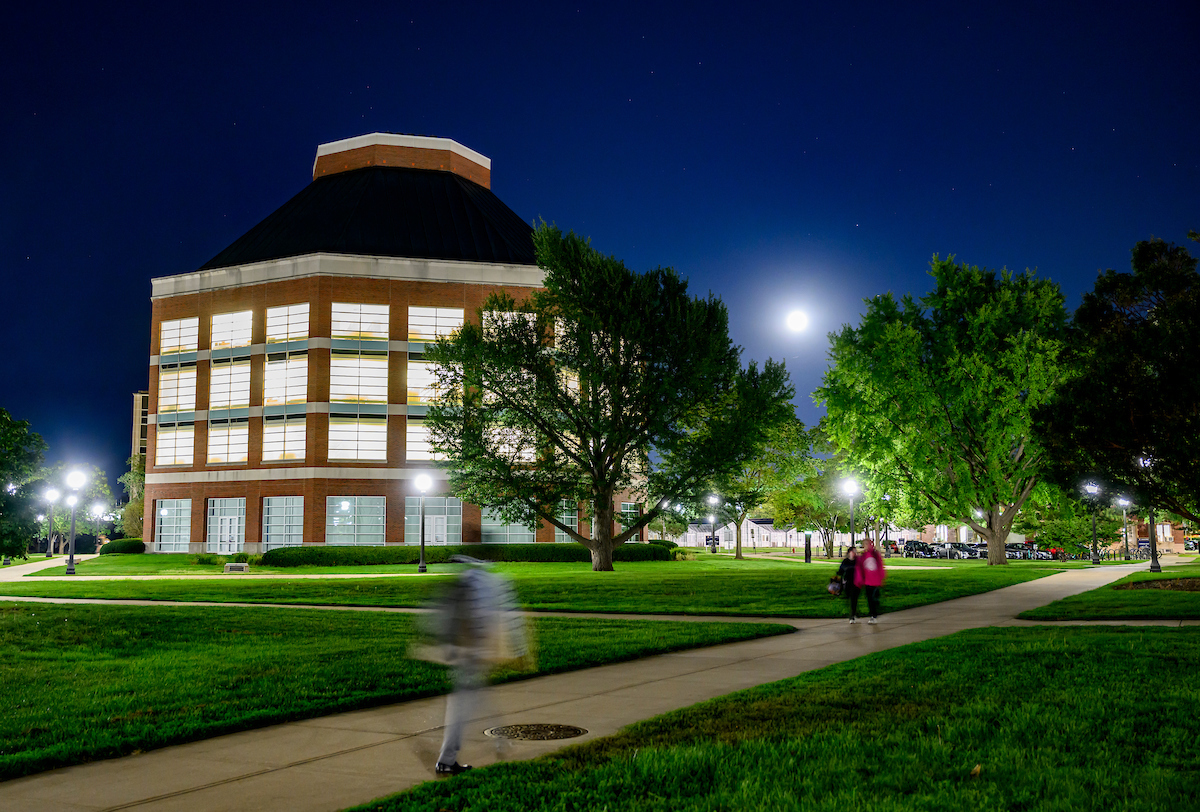 An incredibly rare Blue Supermoon rises over the Funk Agricultural ...